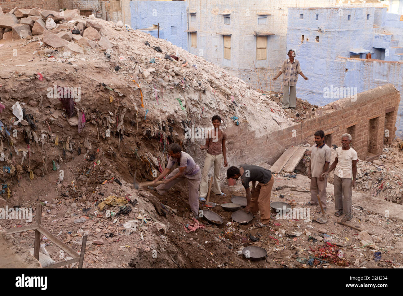 Unskilled workers hi-res stock photography and images - Alamy