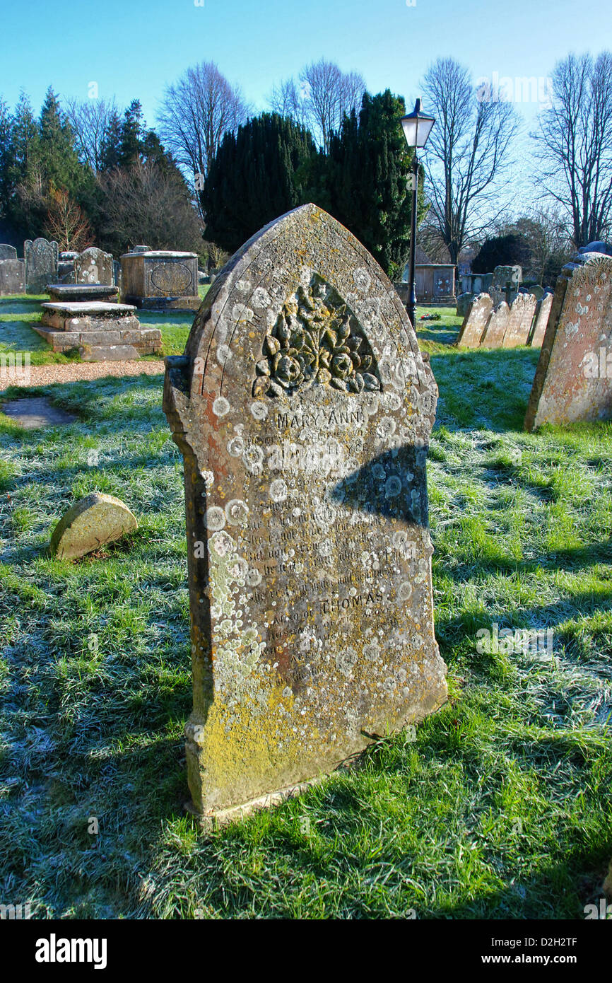 Old stone gravestone hi-res stock photography and images - Alamy