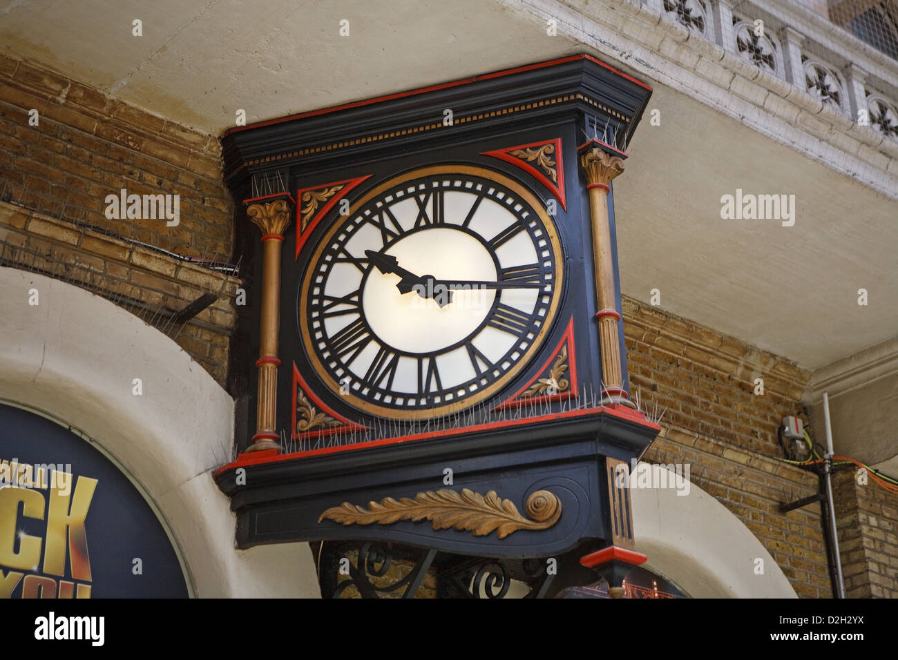 Clockface inside Charing Cross Railway Station Stock Photo - Alamy