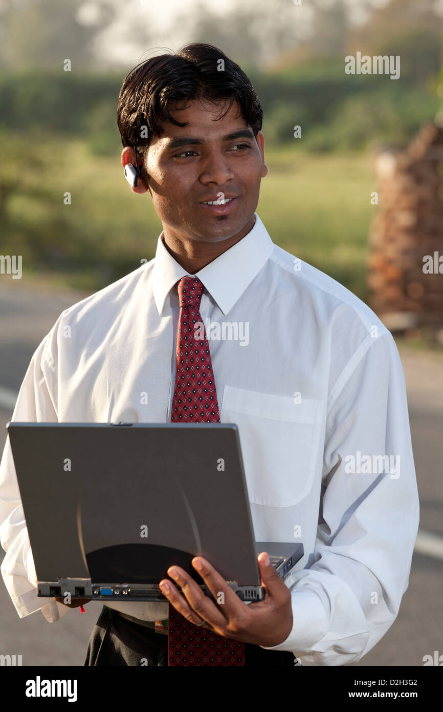 Indian businessman wearing headset hi-res stock photography and images ...