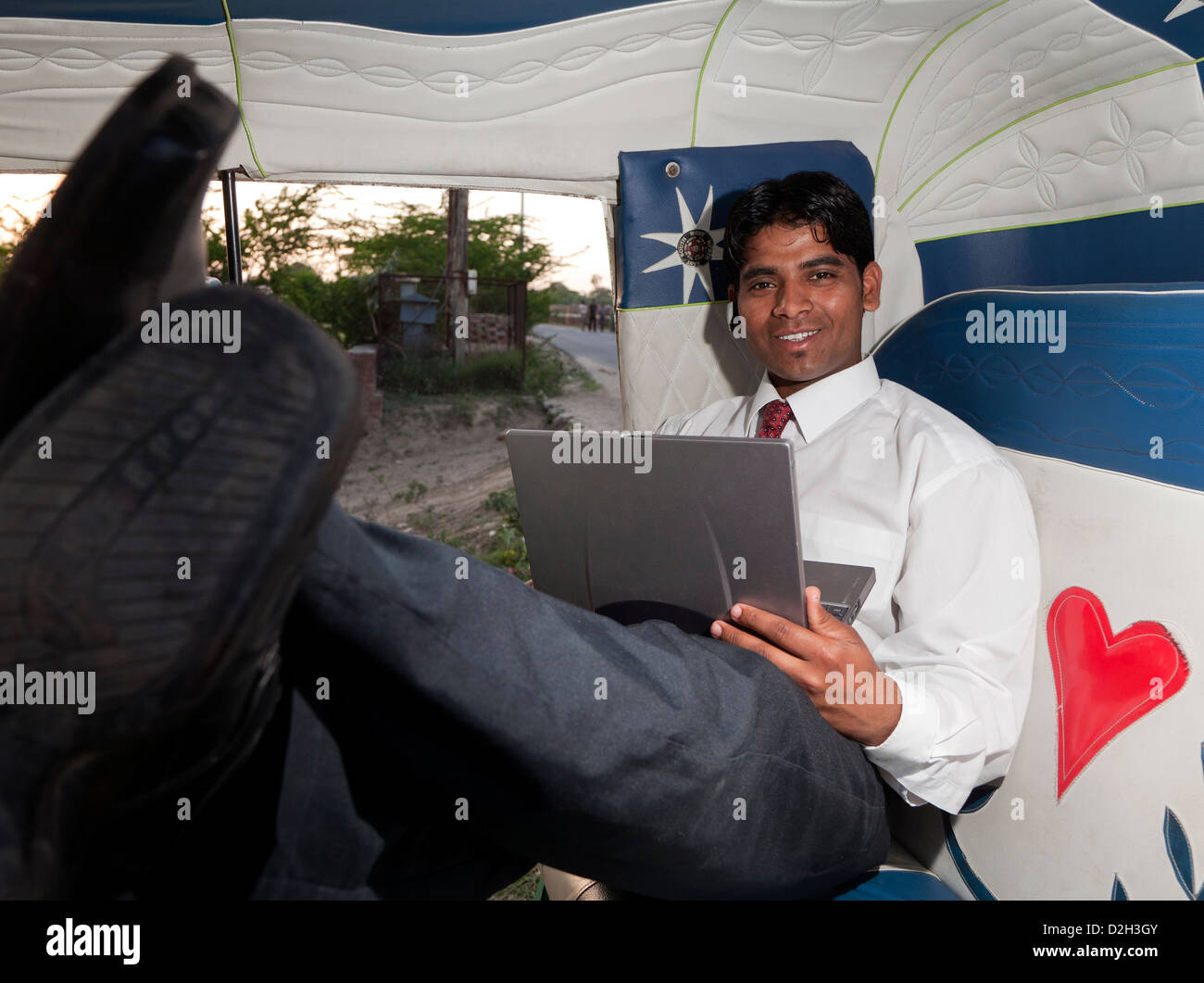 Indian businessman wearing headset hi-res stock photography and images ...
