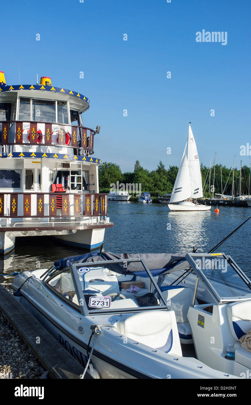 The Southern Comfort Mississippi Paddle Boat Moored on the River Bure ...