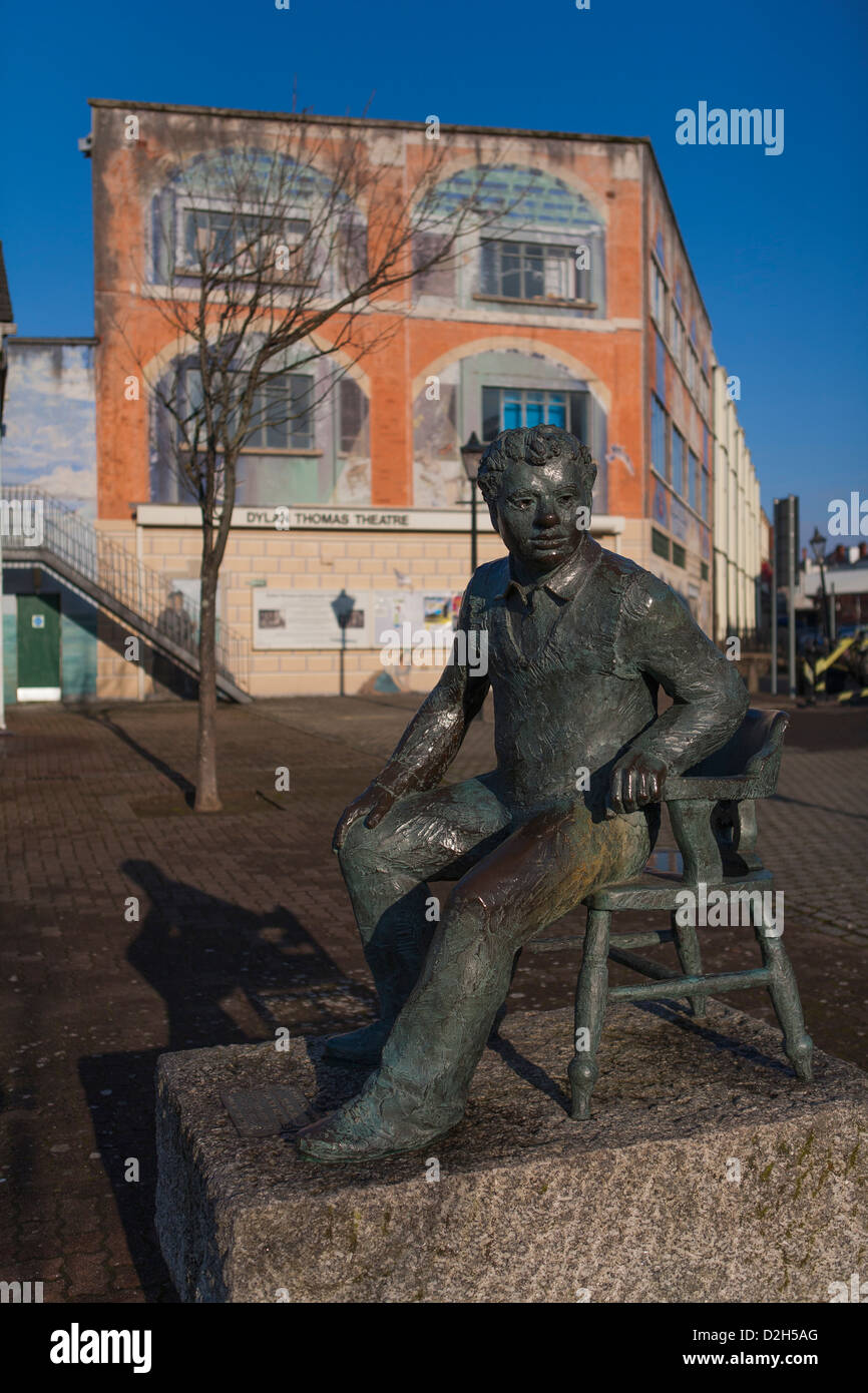 Statue of Dylan Thomas, Swansea Stock Photo - Alamy