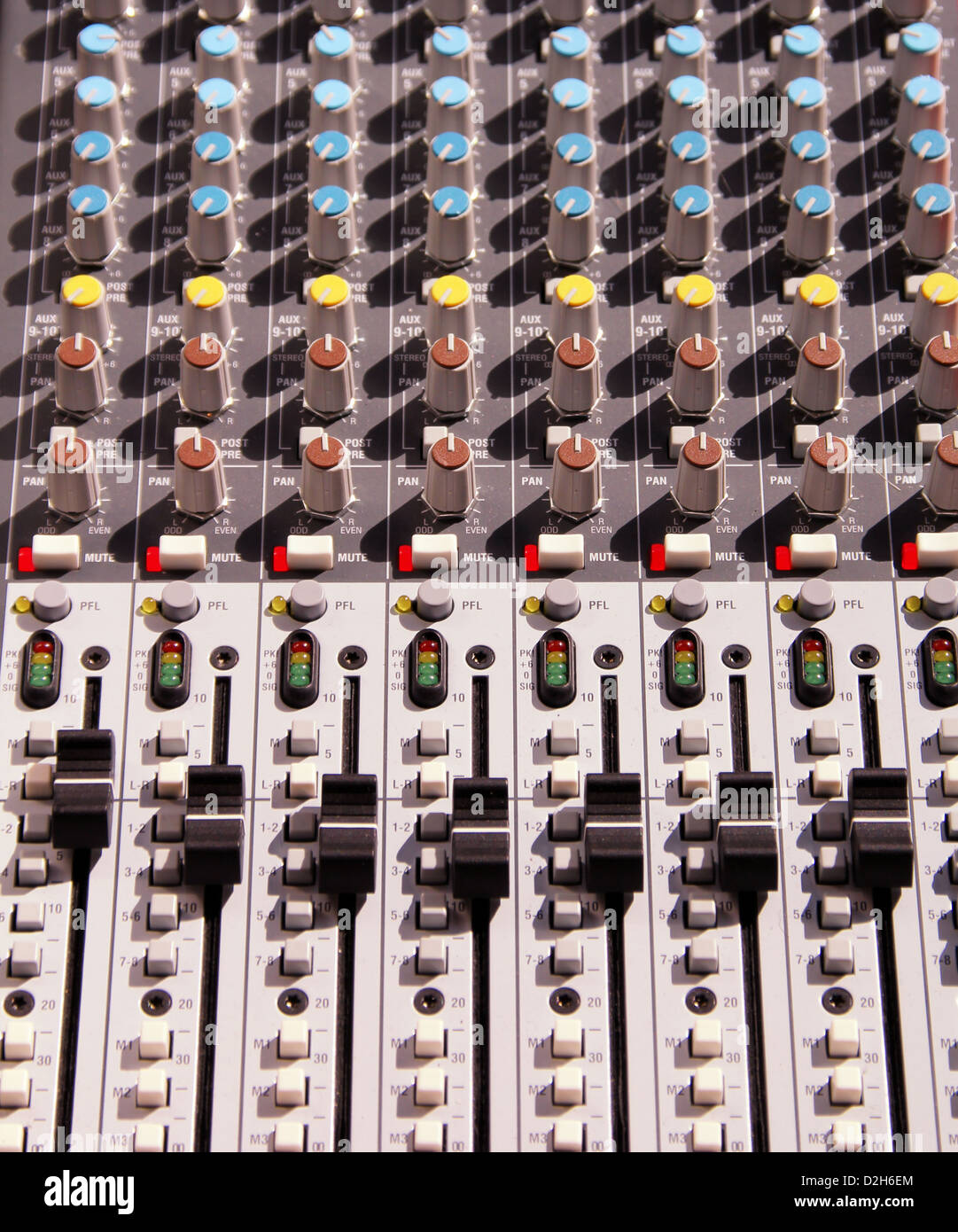 Sound mixer board knobs sliders hi-res stock photography and images - Alamy