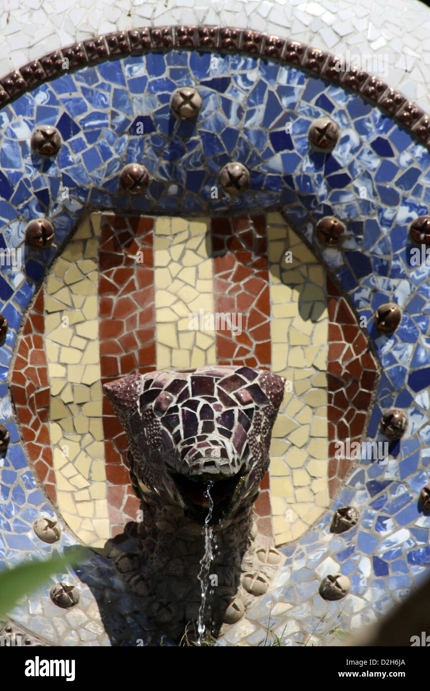 Barcelona park guell gaudi snake hi-res stock photography and images ...