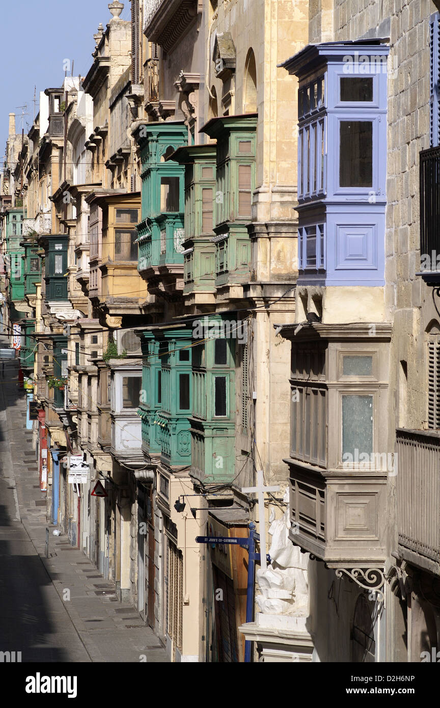 Malta, street scene with buildings and balconies in Valletta Stock ...