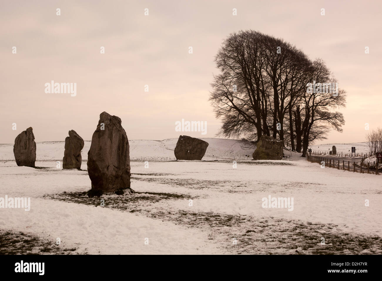 Stone circle in the snow hi-res stock photography and images - Alamy