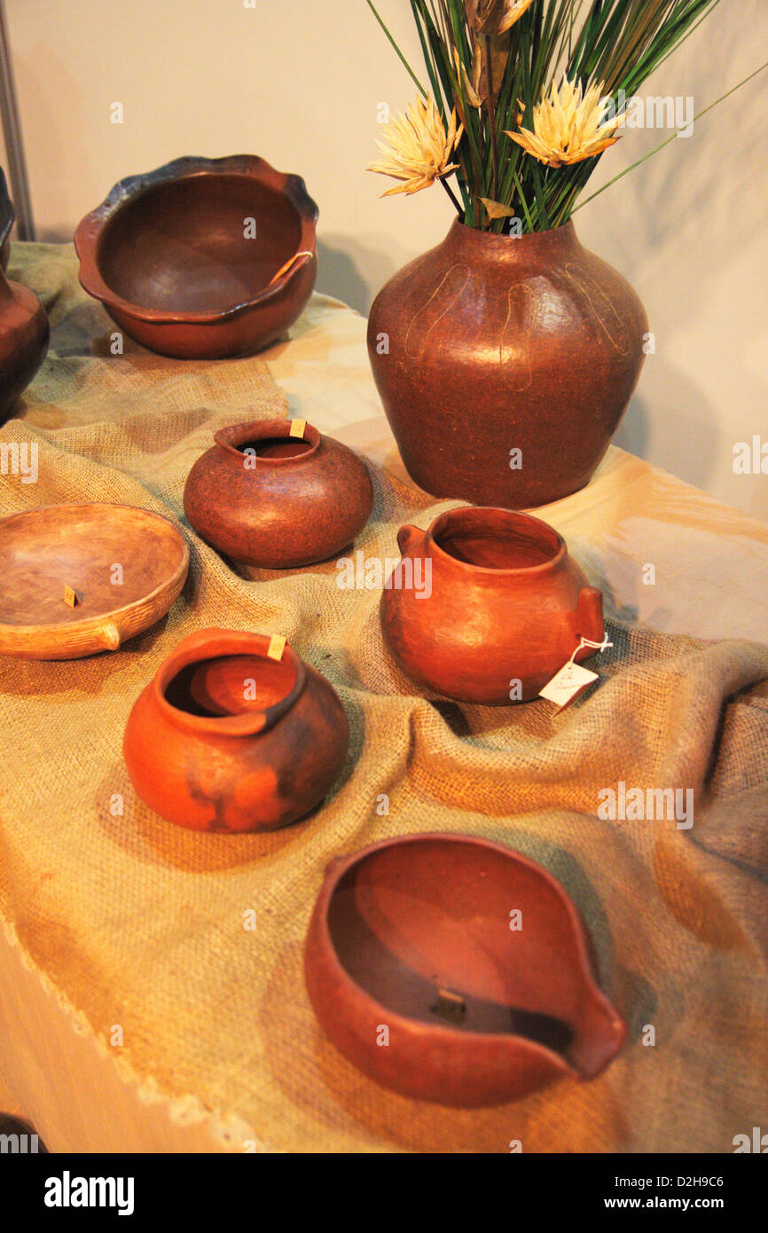 Pottery showcase hi-res stock photography and images - Alamy