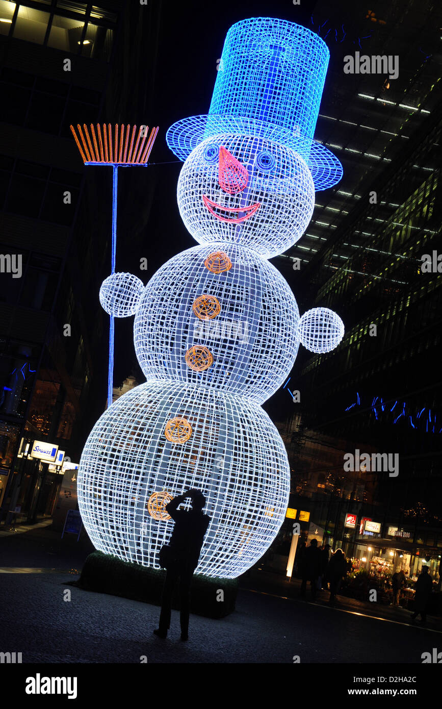 Artistic light installation hi-res stock photography and images - Alamy