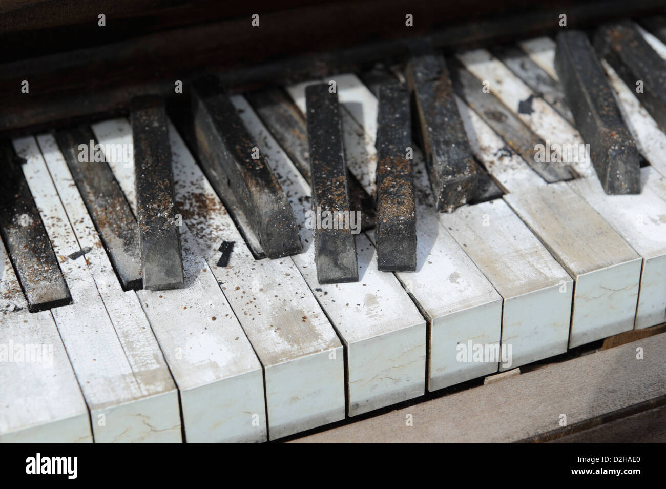 Broken piano stock image hi-res stock photography and images - Alamy