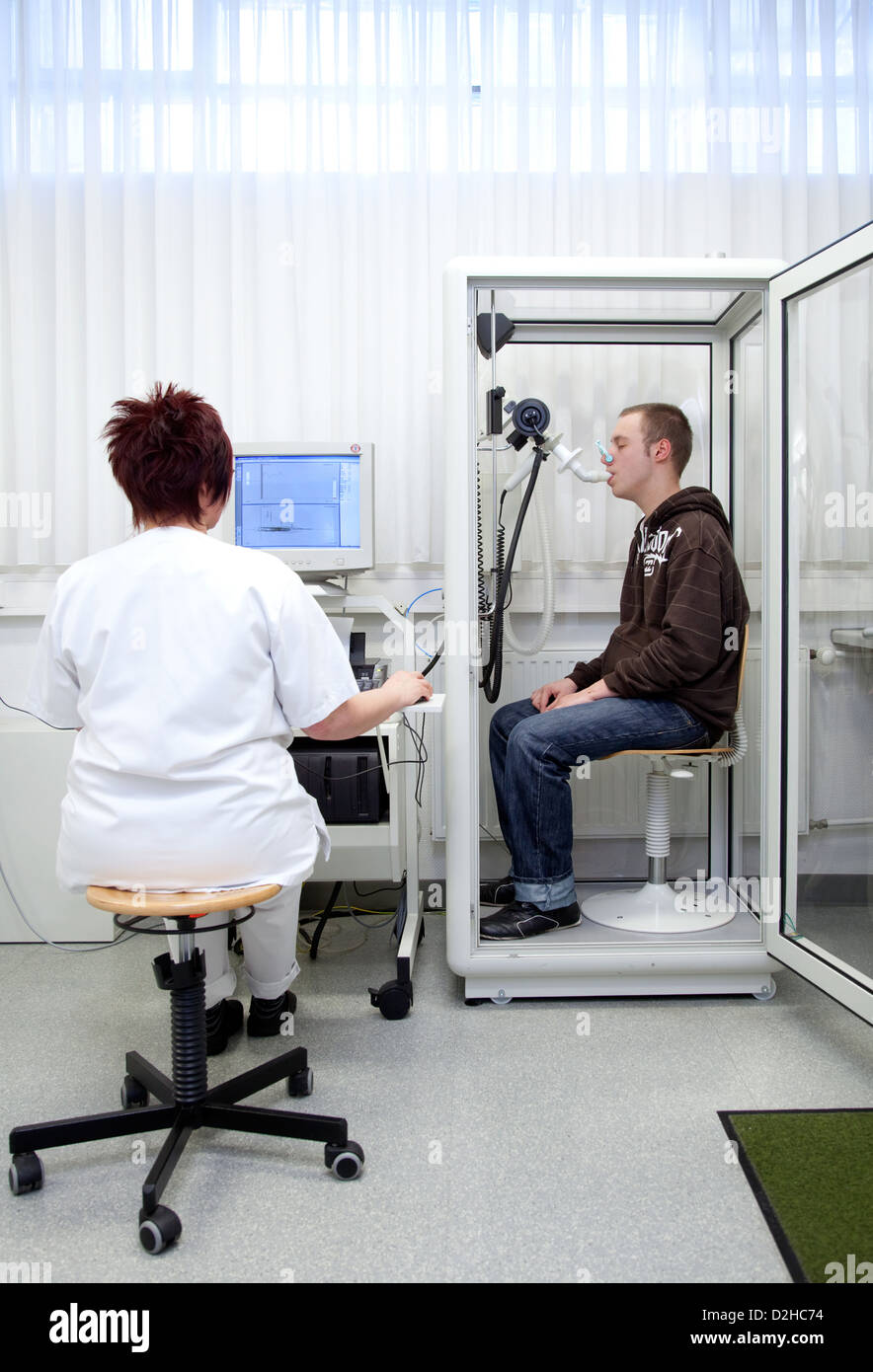 Spirometry test hi-res stock photography and images - Alamy