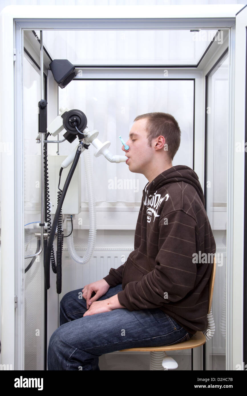 Lung function test hi-res stock photography and images - Alamy