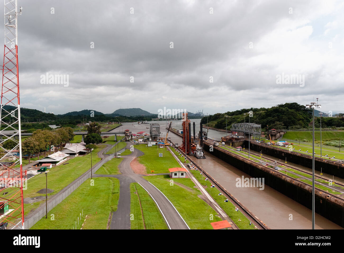 Panama canal locks hi-res stock photography and images - Alamy