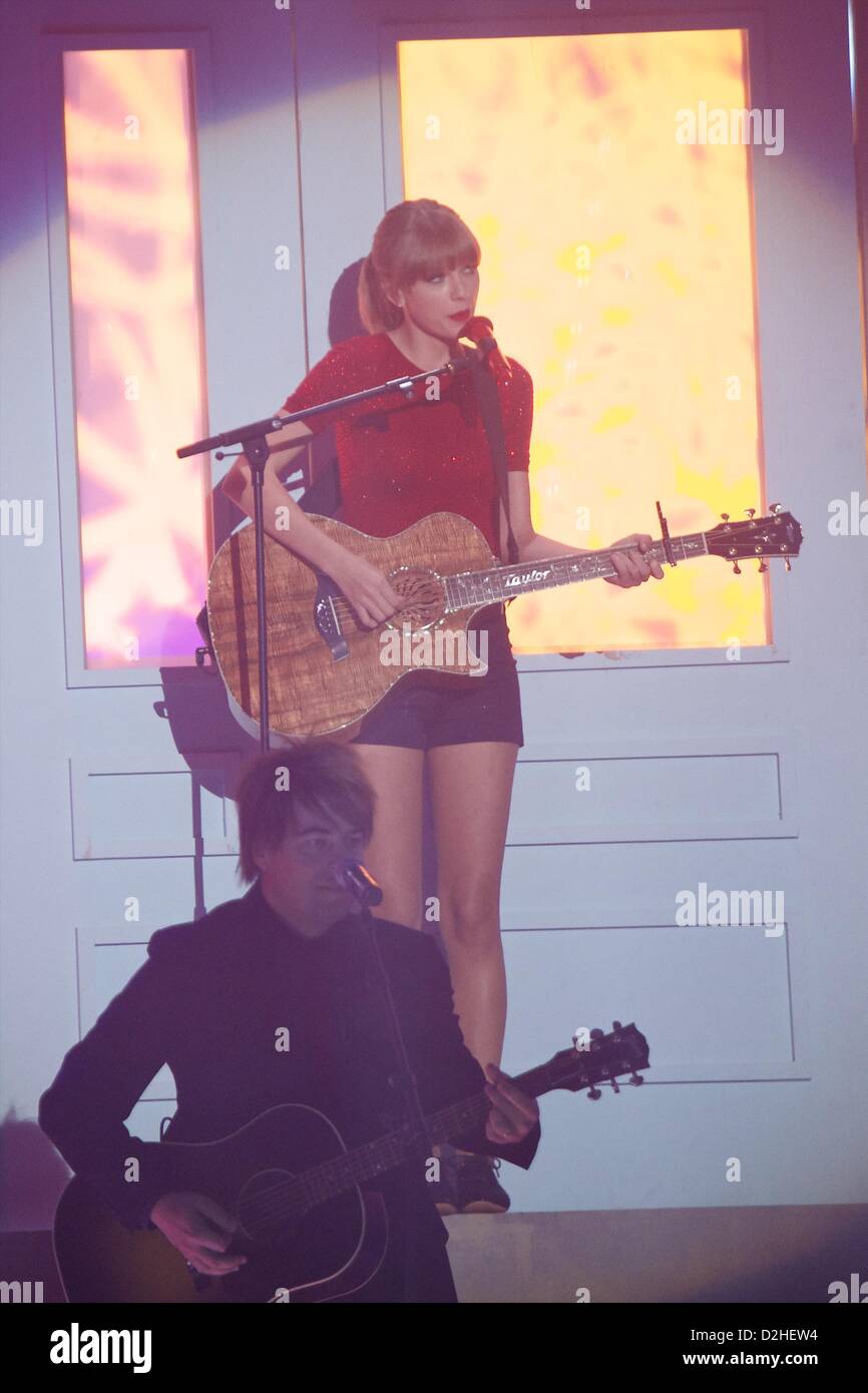 Jan. 25, 2013 - Madrid, Spain - Taylor Swift performs on stage during ...