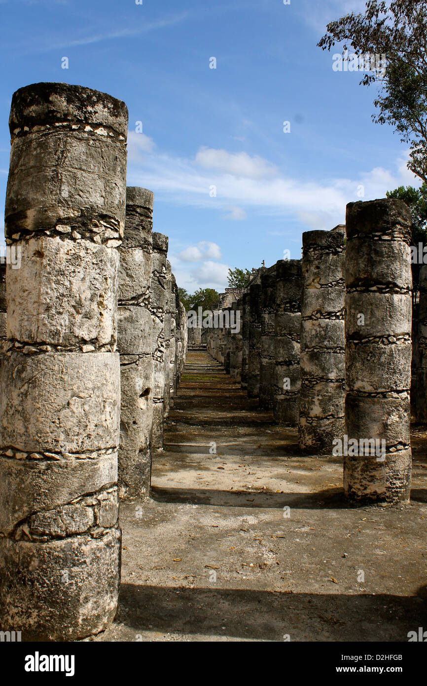 Group thousand columns chichen itza hi-res stock photography and images ...
