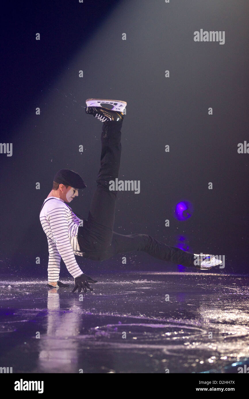 Stars dancing on ice hi-res stock photography and images - Alamy