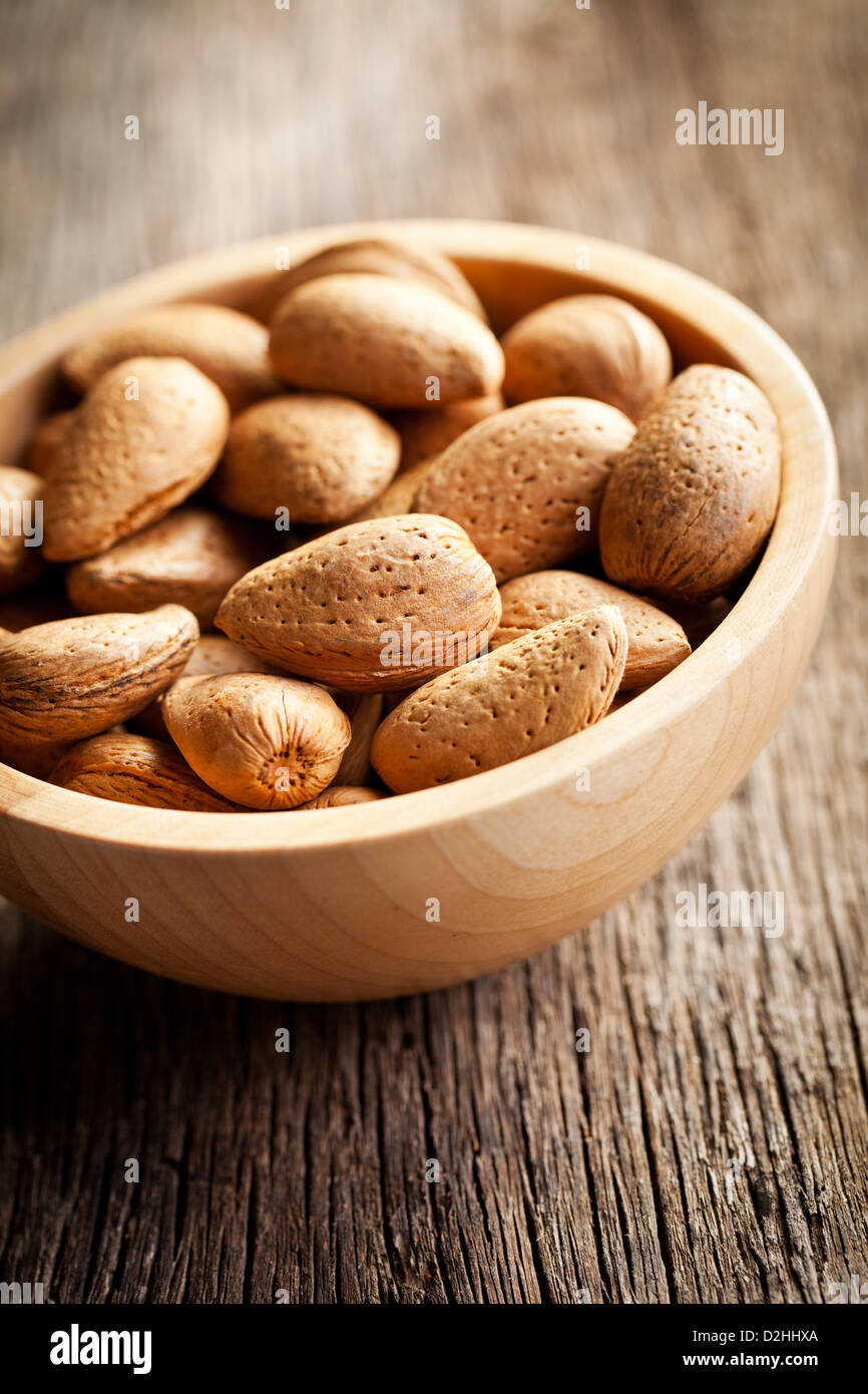 Almonds hi-res stock photography and images - Alamy
