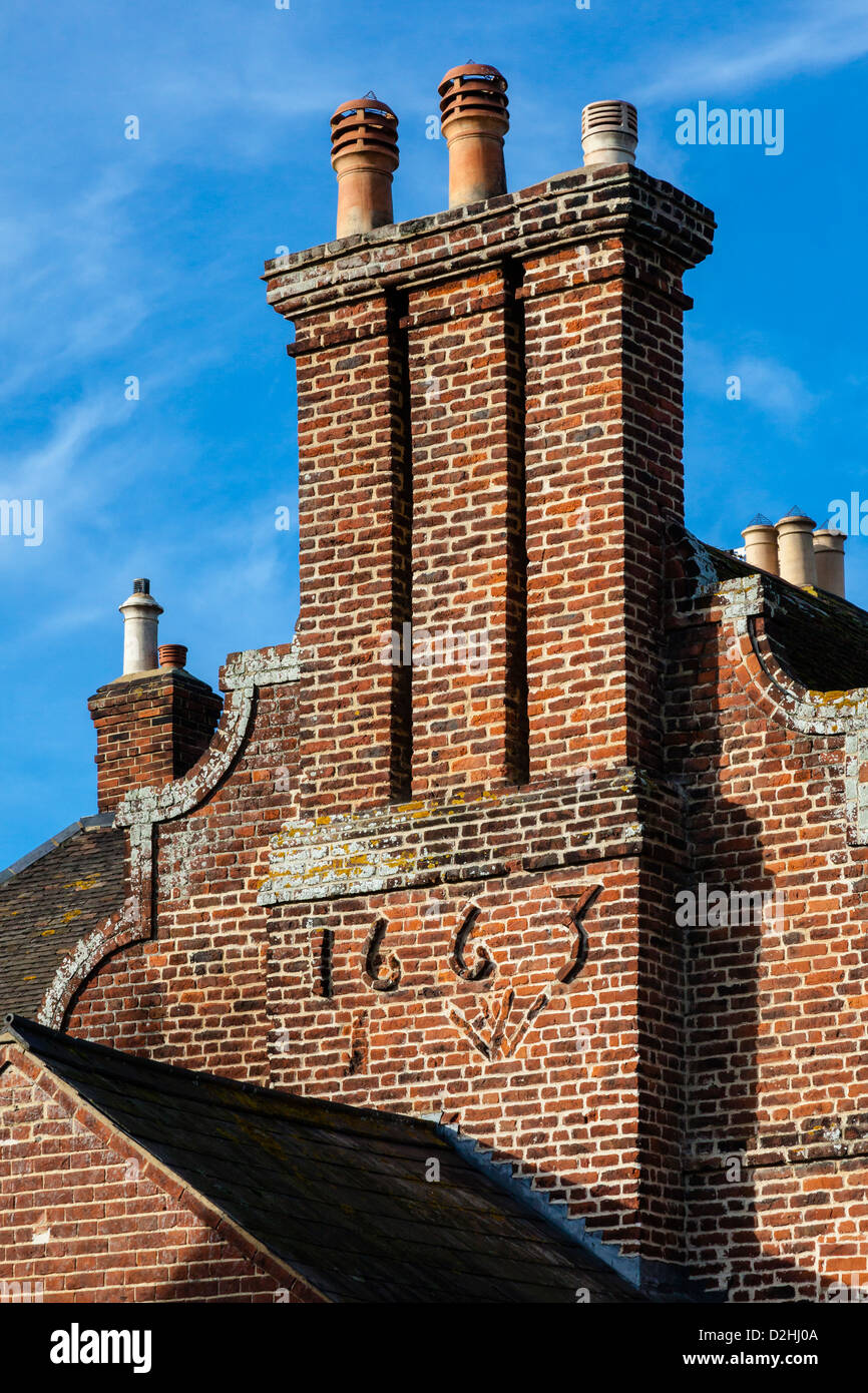 17th century chimneys hi-res stock photography and images - Alamy