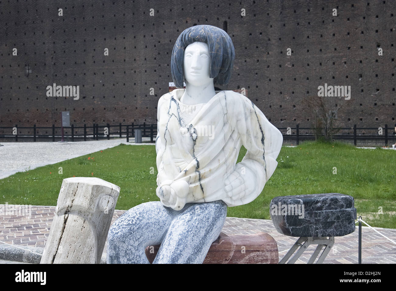 sculpture sitting stone woman Stock Photo - Alamy