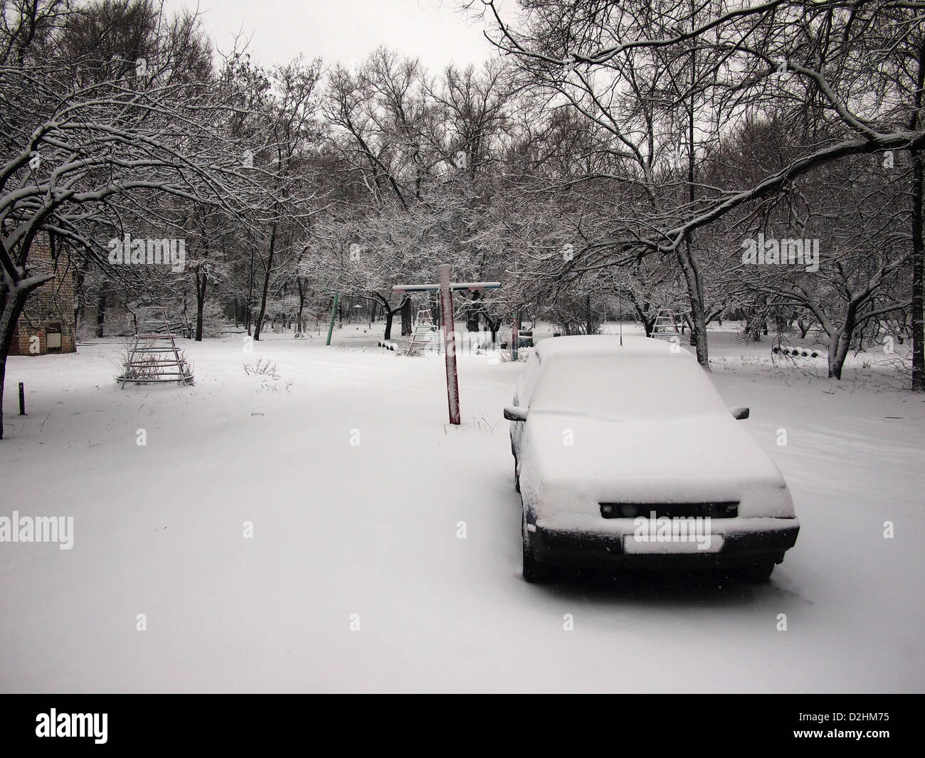 car in snow Stock Photo - Alamy