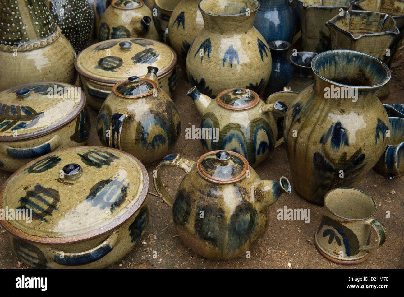 Clay pot africa pots hi-res stock photography and images - Alamy