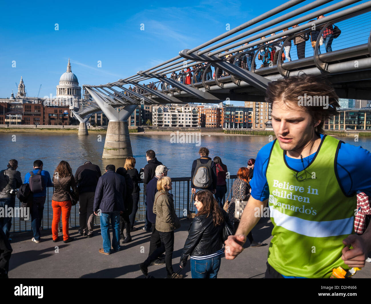 Man running london street hi-res stock photography and images - Alamy