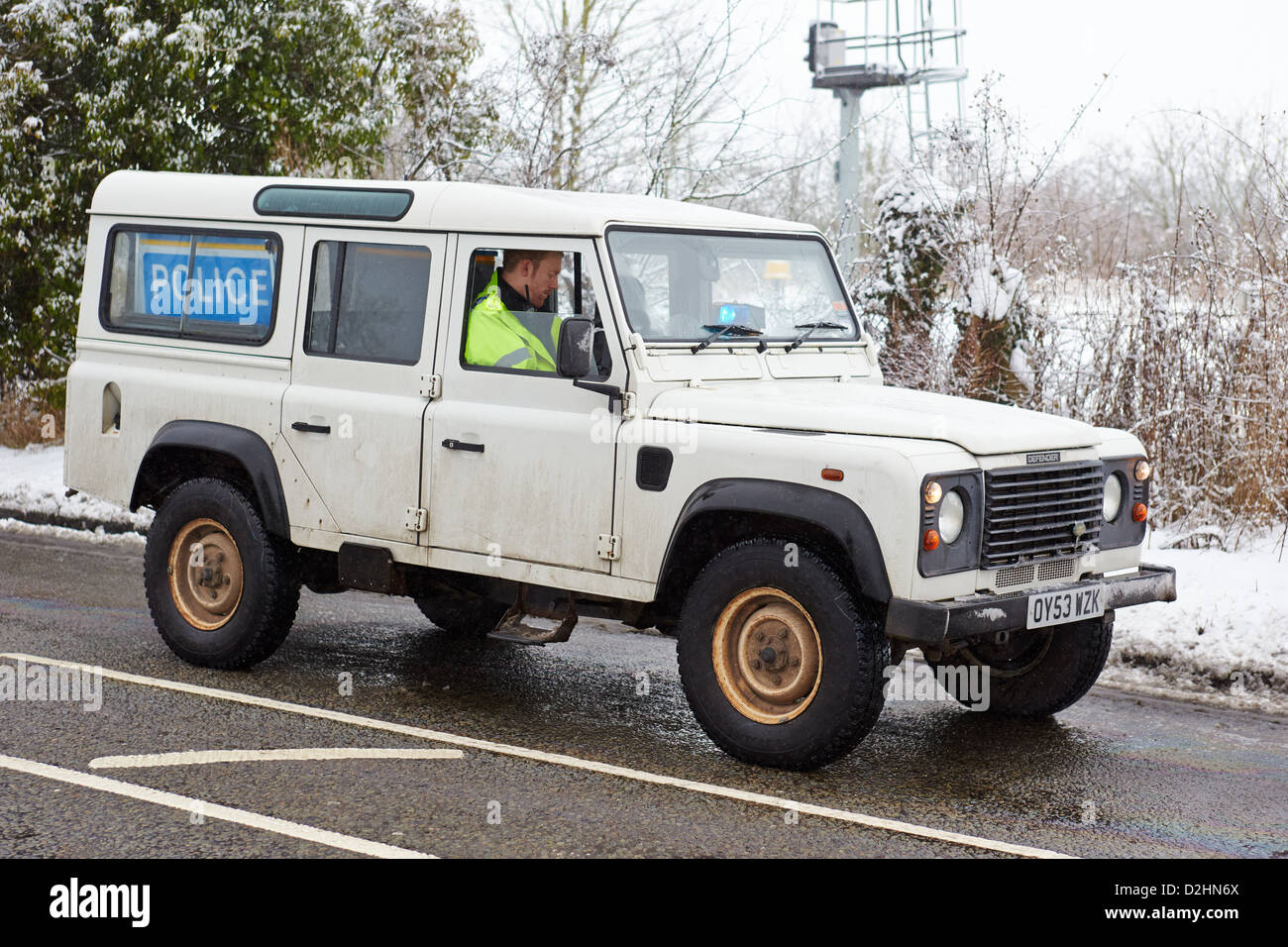 A Thames Valley Police Land Rover Defender 4x4 in use during snowy ...
