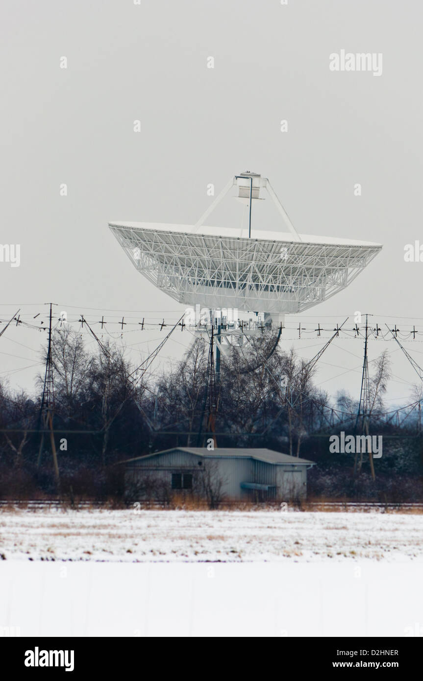 Radio Telescope Cambridge in the snow The Mullard Radio Astronomy ...