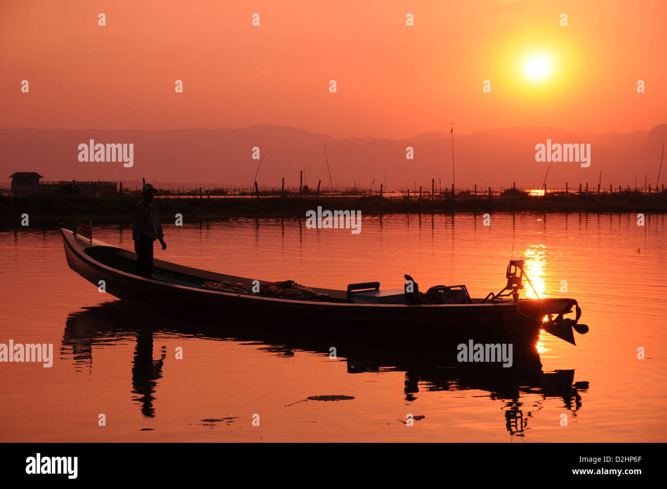 SUNSET ON INLE LAKE, MYANMAR, BURMA Stock Photo - Alamy