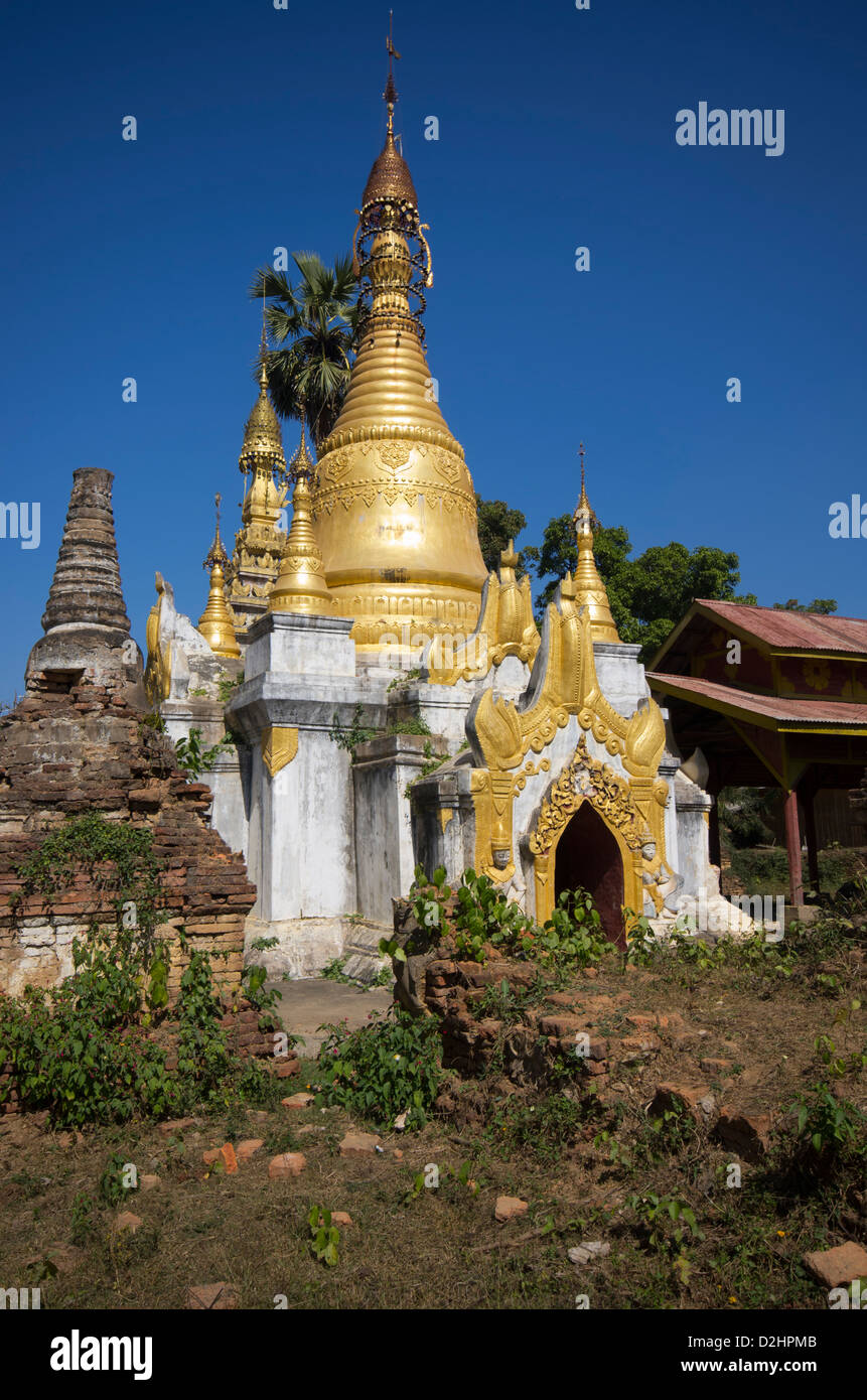 Myanmar gold temple hi-res stock photography and images - Alamy