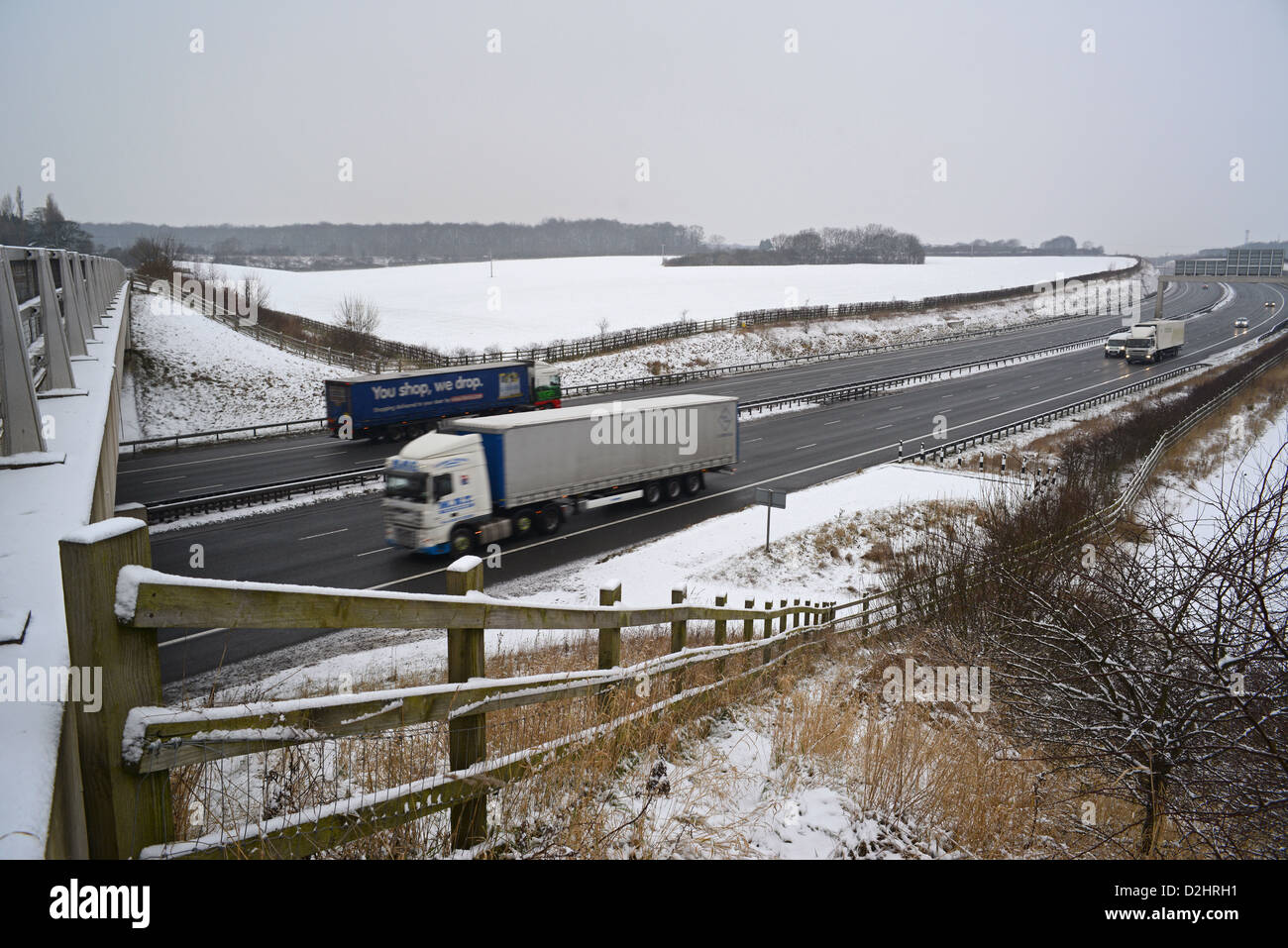traffic on A1/M motorway in winter snow near leeds, yorkshire, united ...