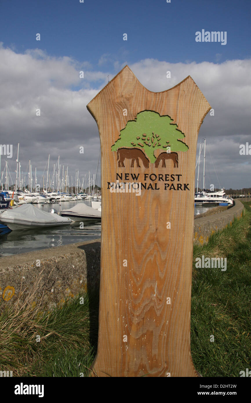 New Forest National Park sign Stock Photo - Alamy