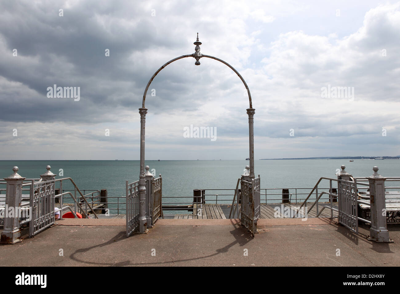Soutsea Pier, South Parade Pier, Southsea, Portsmouth, UK Stock Photo ...