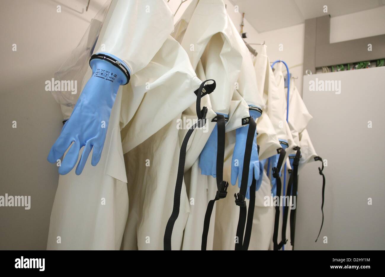 Biosafety level 4 laboratory hi-res stock photography and images - Alamy