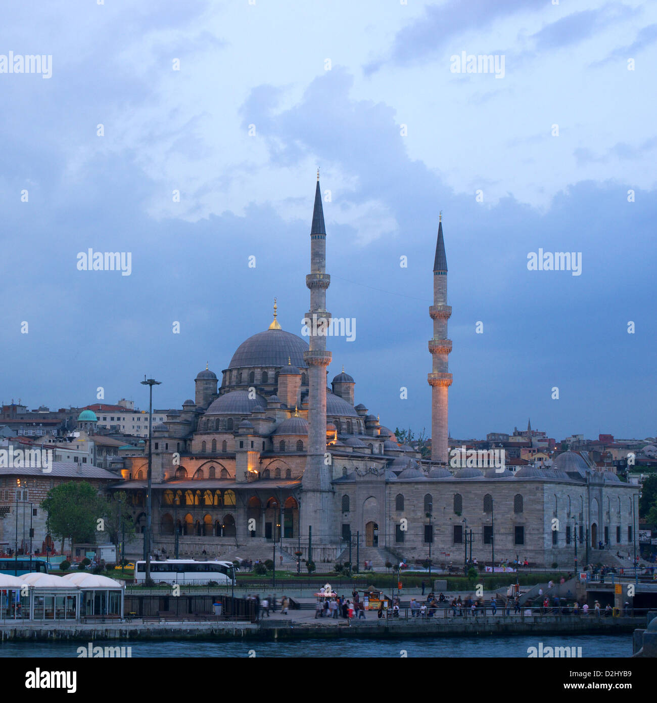 Yeni Camii Mosque at the evening Stock Photo - Alamy