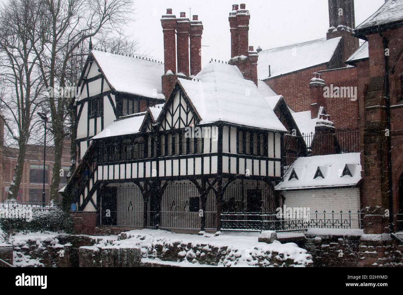 Lychgate cottages hi-res stock photography and images - Alamy