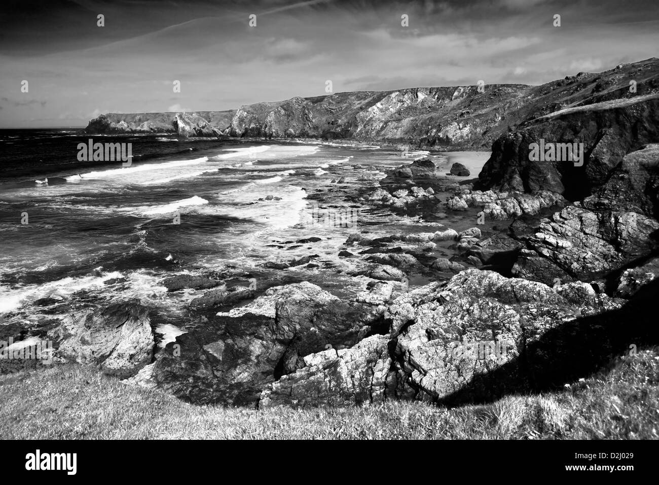 Conflicting forces on Pentreath Beach between Lizard Point and Kynance ...