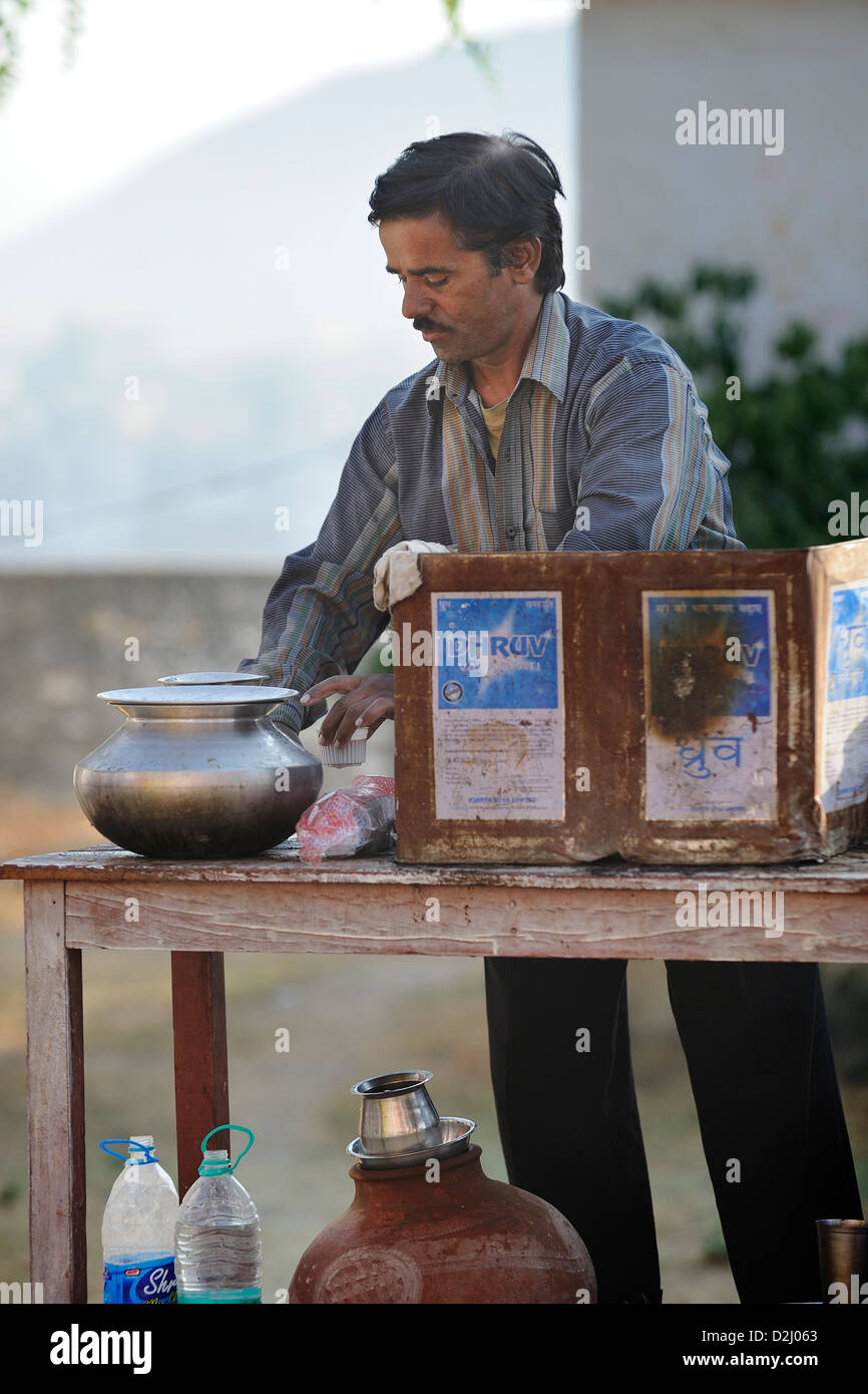 Indian man make a tea Stock Photo - Alamy