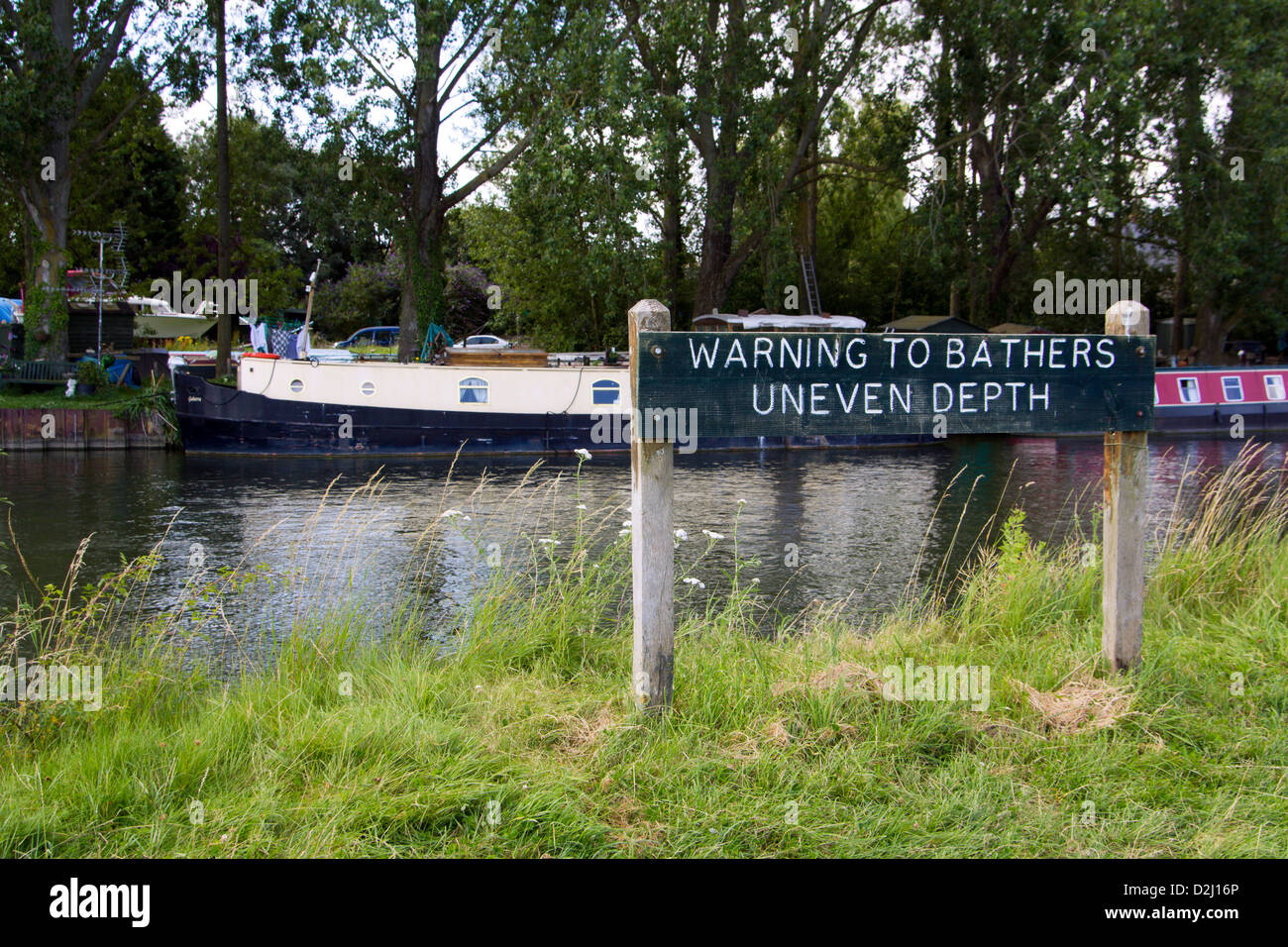 Thames water sign hi-res stock photography and images - Alamy