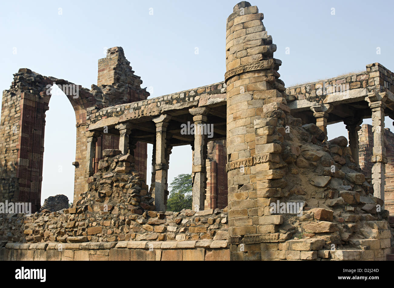 Ruins quwwat ul islam mosque built qutub ud din hi-res stock ...