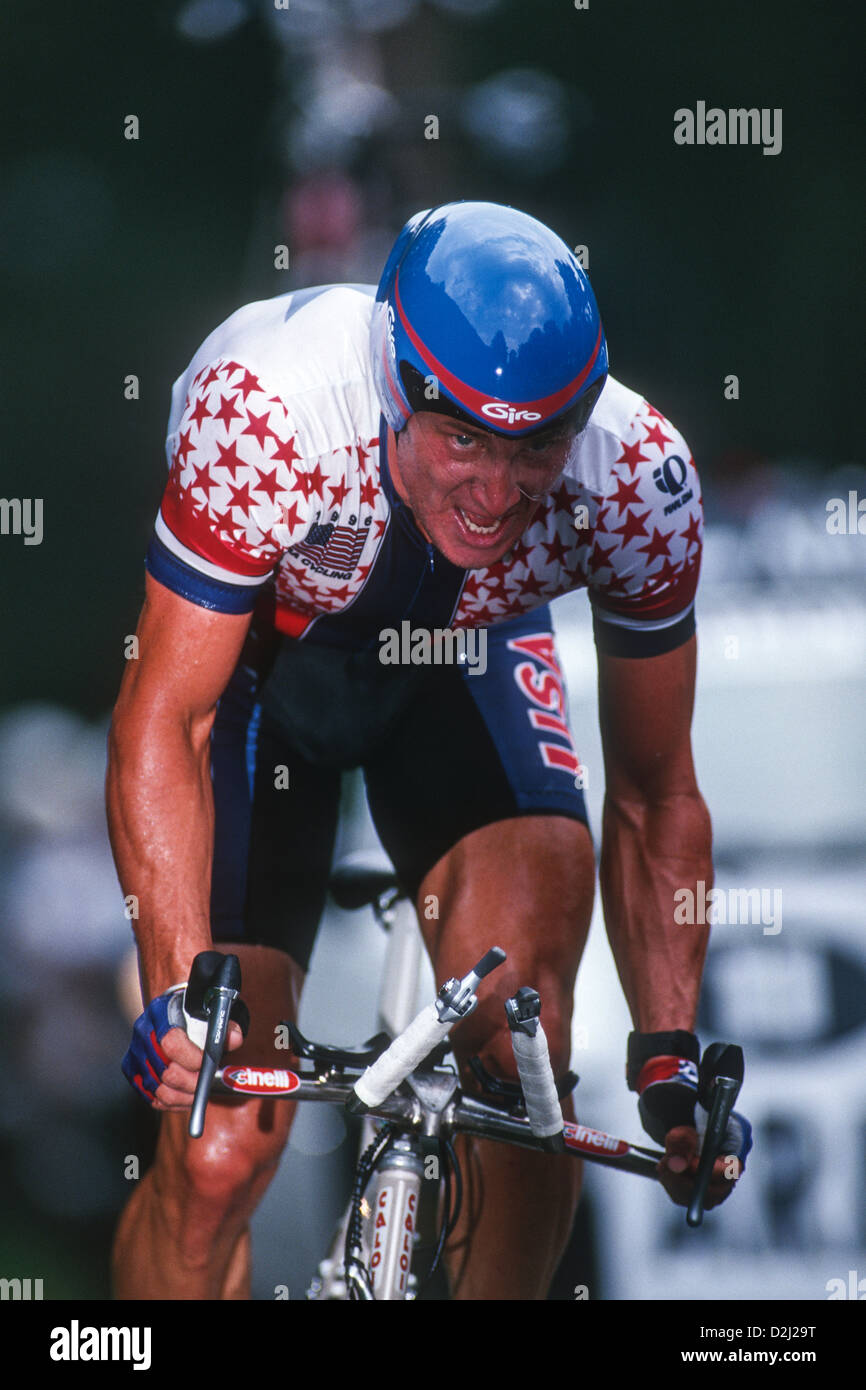 Lance Armstrong competing in the cycling individual time trial at the ...