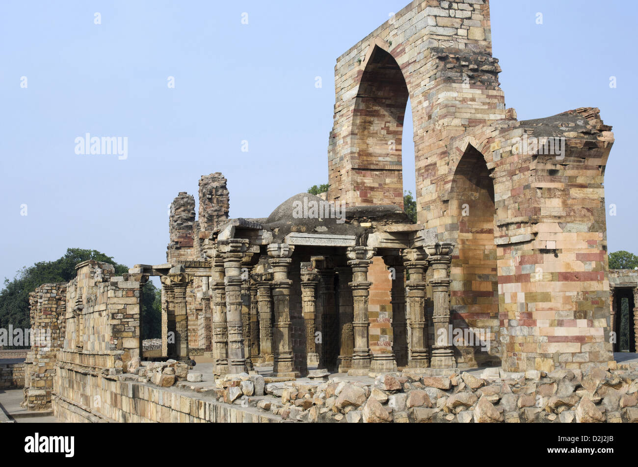 Ruins of Quwwat-ul-Islam mosque. Built by Qutub-ud-din Aybak, Qutb ...