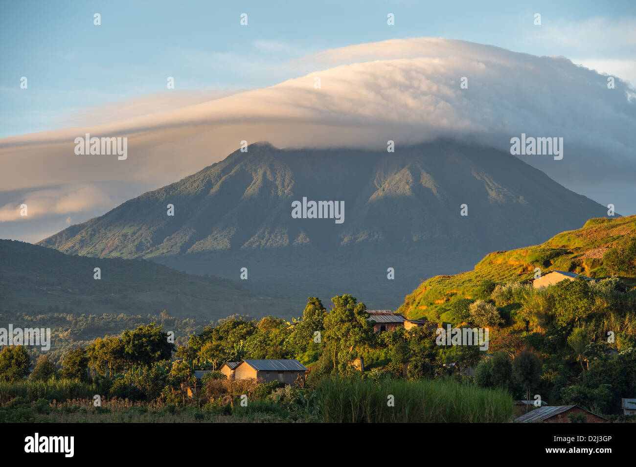 Virunga mountains rwanda hi-res stock photography and images - Alamy