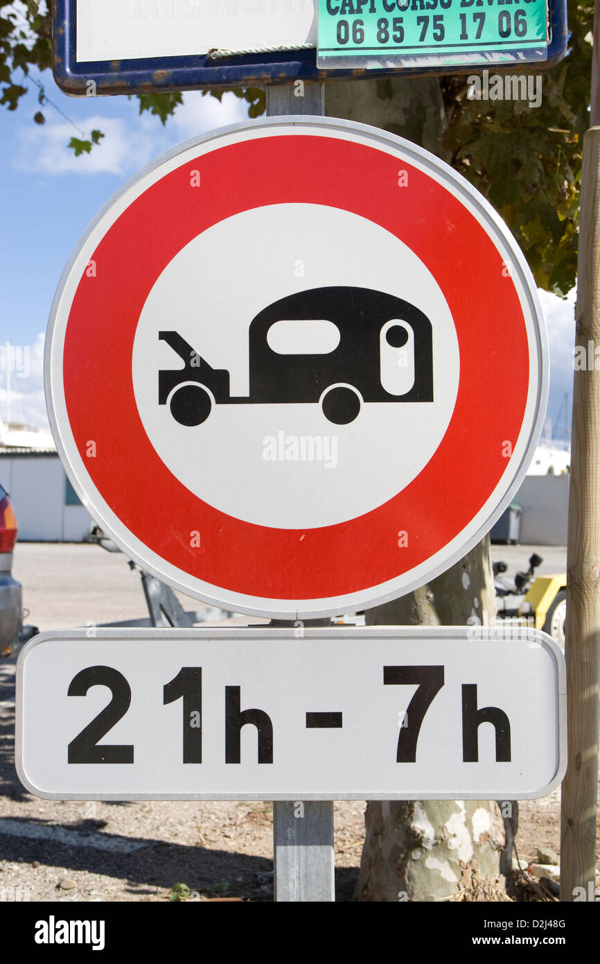 No caravans sign hi-res stock photography and images - Alamy