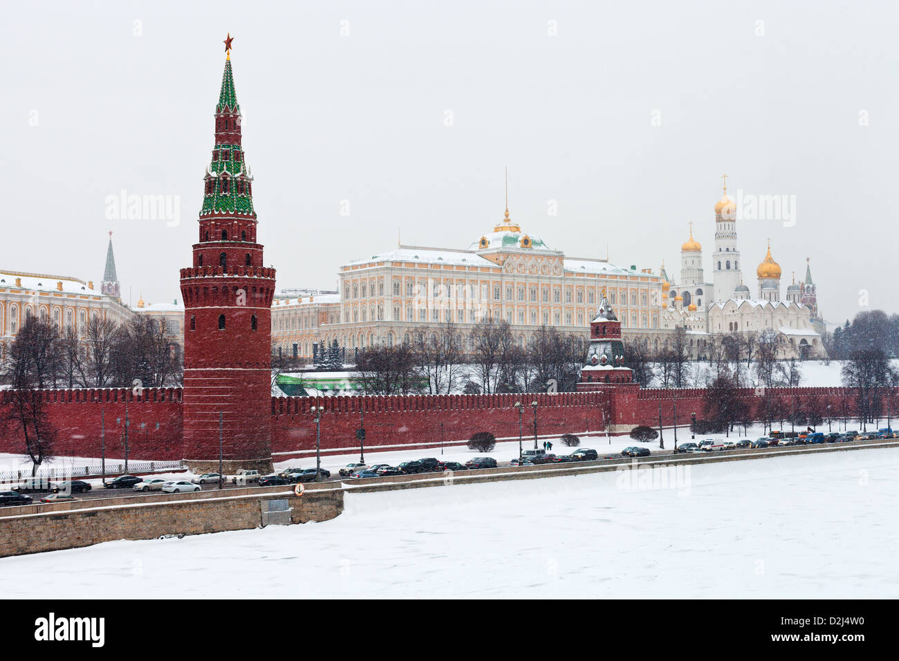 snow in Moscow - view of Grand Kremlin Palace and Kremlin wall and ...