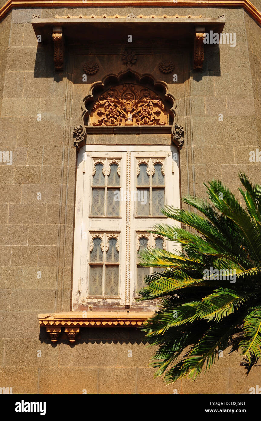 Old style ancient window Stock Photo - Alamy