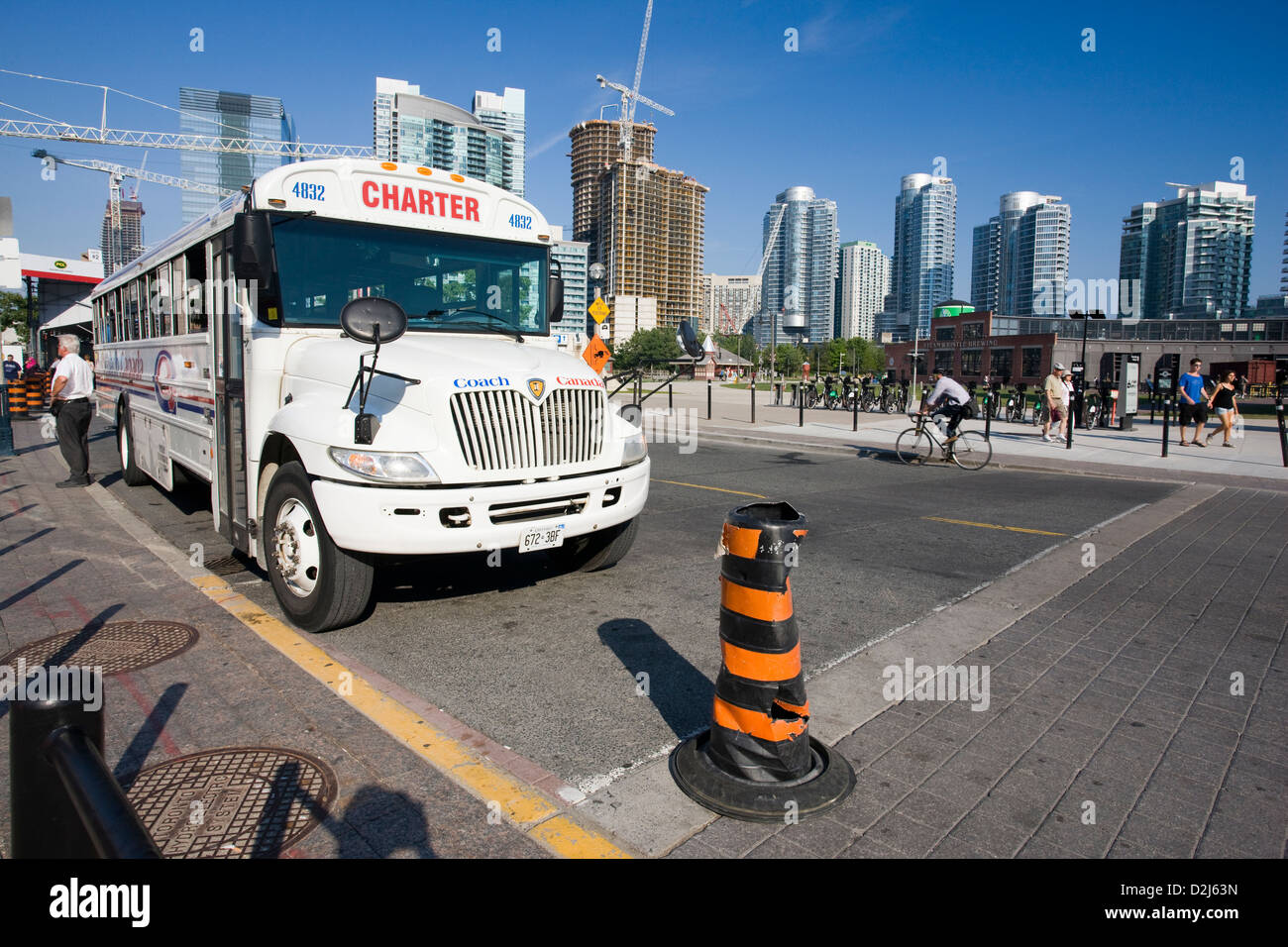 Charter bus hi-res stock photography and images - Alamy