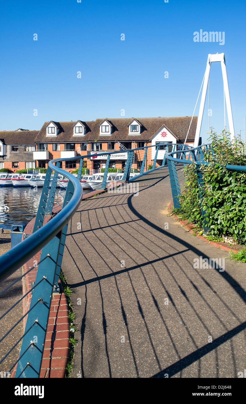 Footbridge at Wroxham Crossing the River Bure Stock Photo - Alamy
