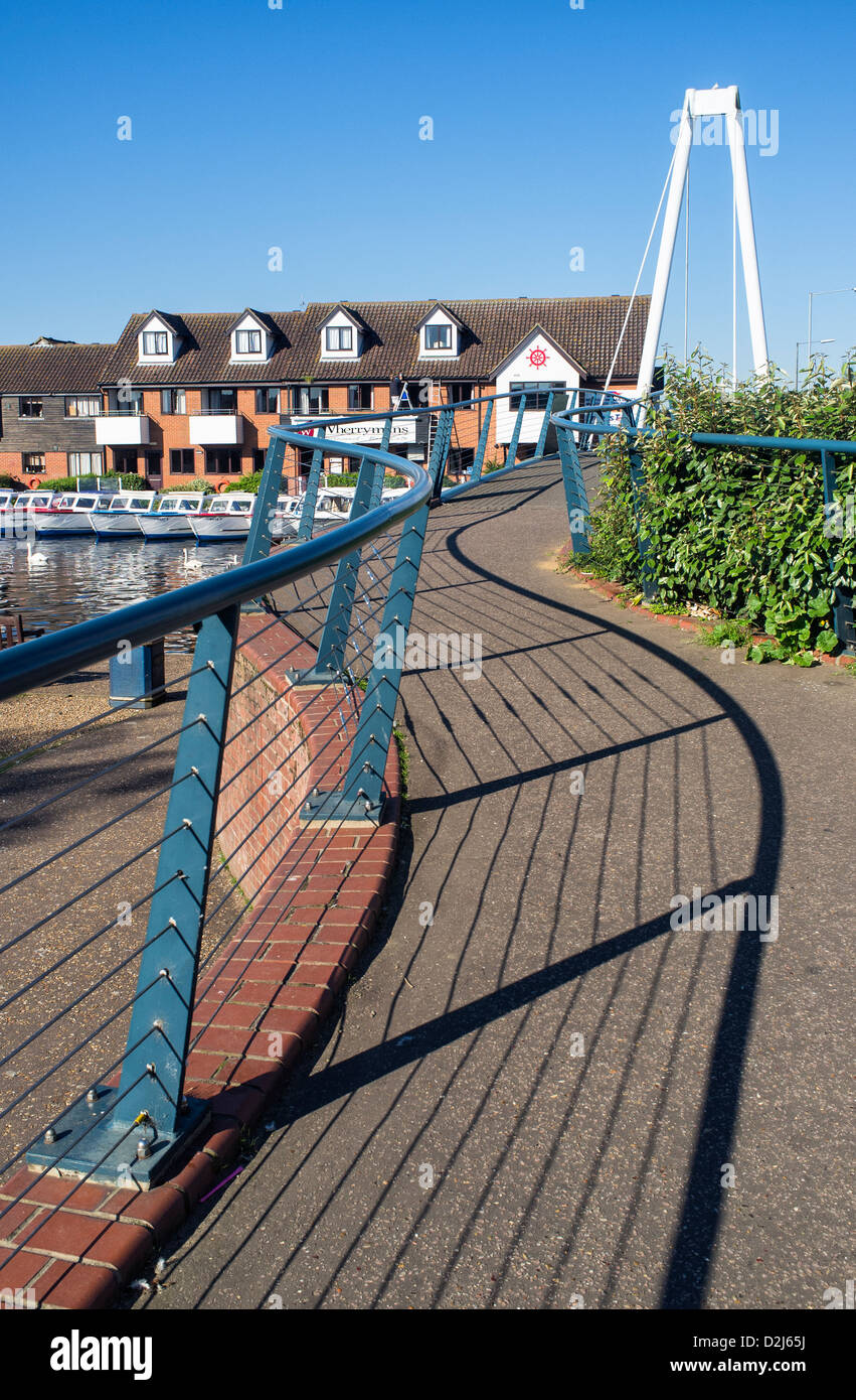Footbridge at Wroxham Crossing the River Bure Stock Photo - Alamy