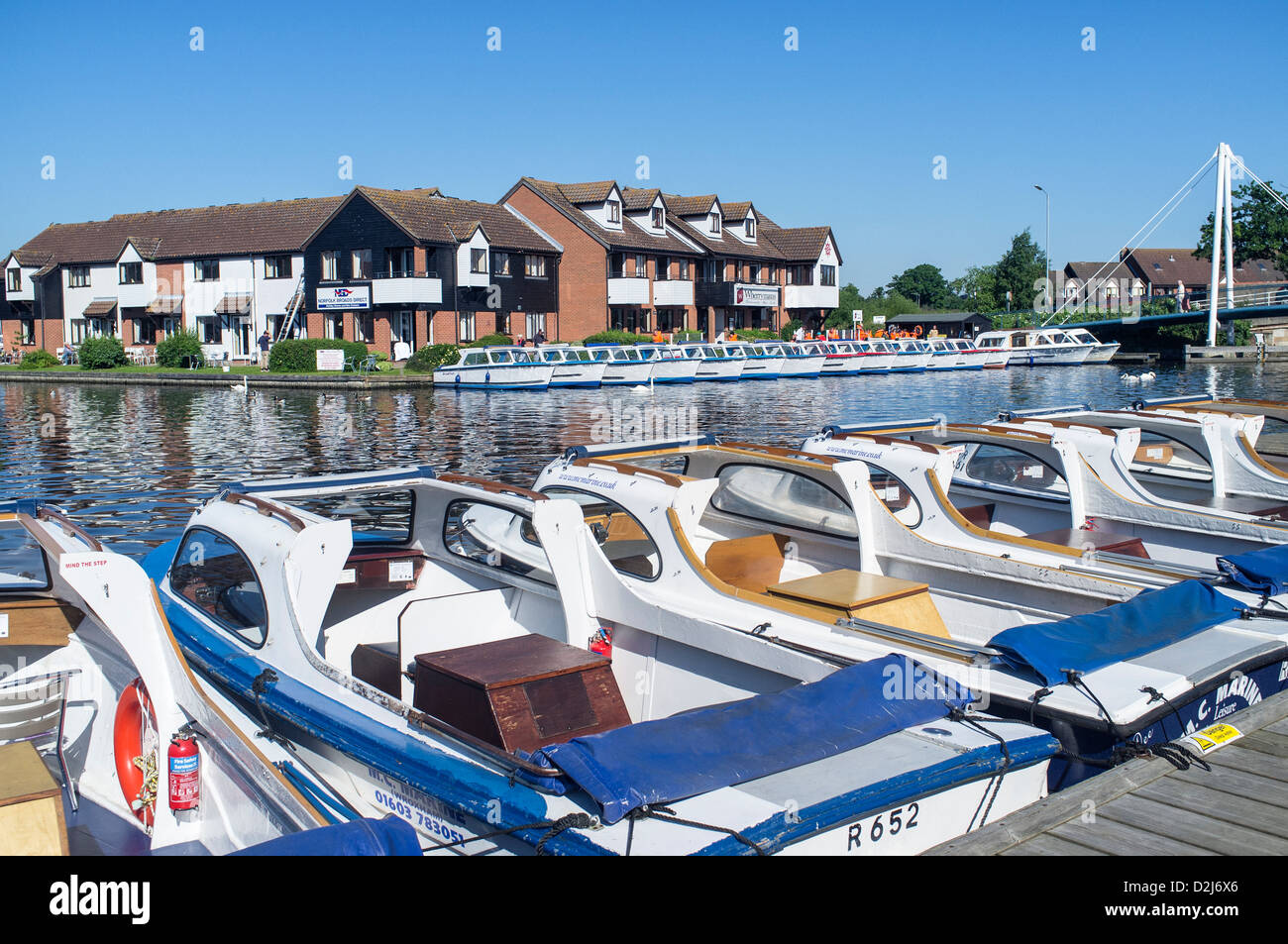 Norfolk broads holiday boats hi-res stock photography and images - Alamy